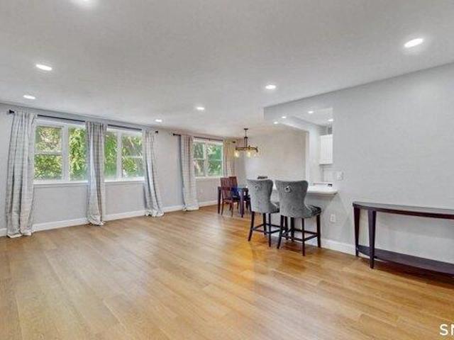 condo with 1 bedroom, West Hartford CT ES104078011