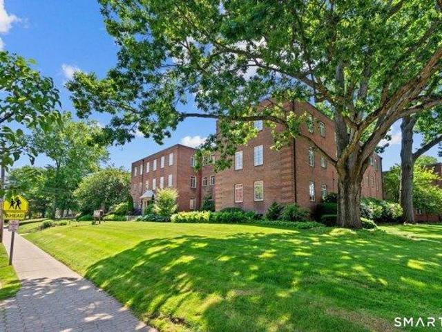 condo with 1 bedroom, West Hartford CT ES103433262