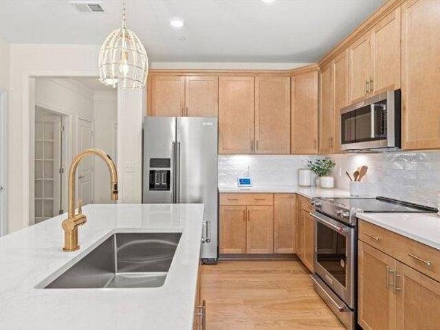 condo with 1 bedroom, Westborough MA DS102634432