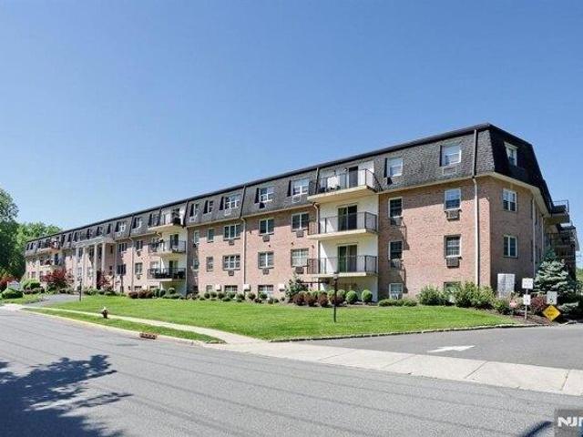 condo with 1 bedroom, Westwood NJ ES103604064