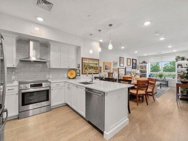 condo with 1 bedroom, Weymouth MA ES104920353