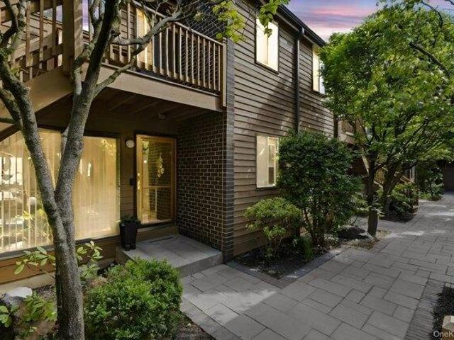 condo with 1 bedroom, White Plains NY ES104922070