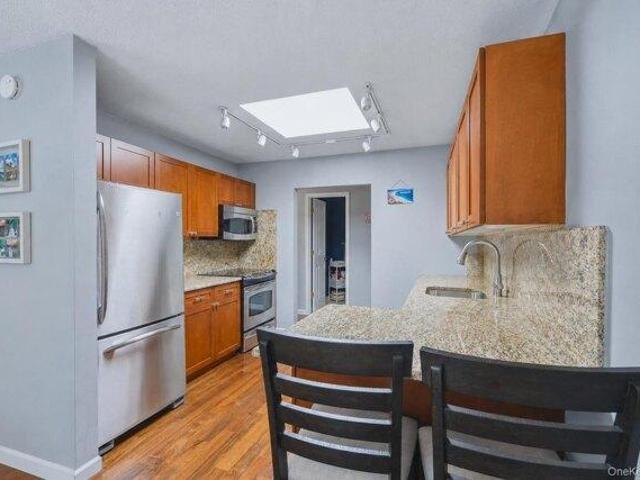condo with 1 bedroom, White Plains NY ES105191247