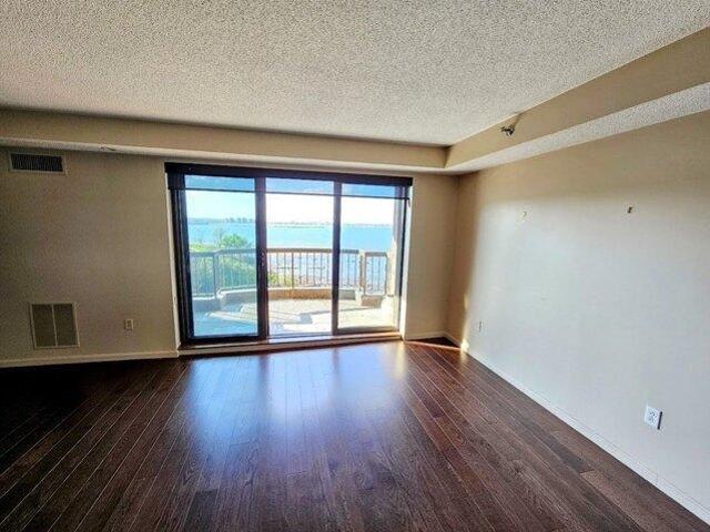condo with 1 bedroom, Winthrop MA ES103101875