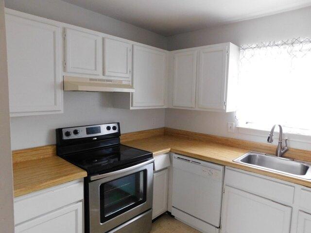 condo with 1 bedroom, Windsor CT DLS102156344