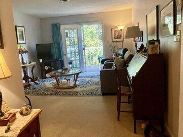 condo with 1 bedroom, Windsor CT DLS102214540