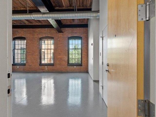 condo with 1 bedroom, Williamstown MA ES105082011