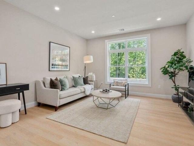 condo with 1 bedroom, Wilmington MA ES105092328