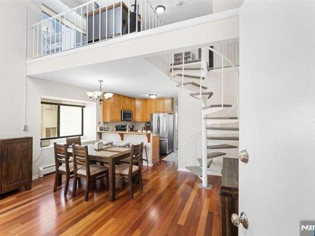 condo with 1 bedroom, Wood Ridge NJ ES105124178