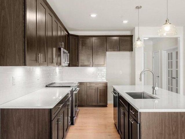 condo with 1 bedroom, Woburn MA DS101932352