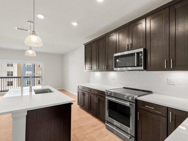 condo with 1 bedroom, Woburn MA ES105060099
