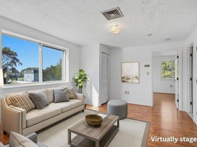 condo with 1 bedroom, Woburn MA ES105082492