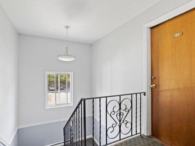 condo with 1 bedroom, Acton MA ES102860357