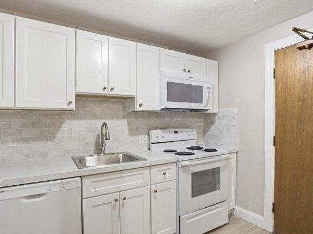 condo with 1 bedroom, Acton MA ES102922205