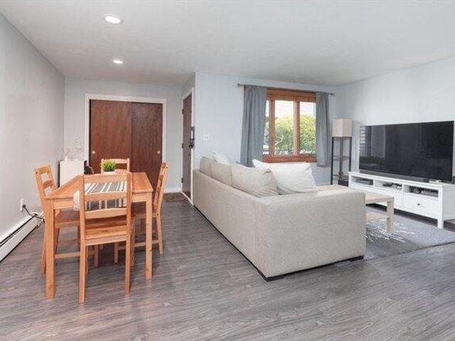 condo with 1 bedroom, Acton MA ES102922324