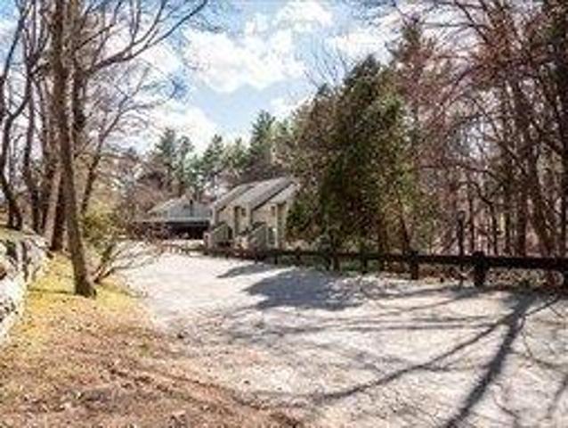 condo with 1 bedroom, Acton MA ES104811879