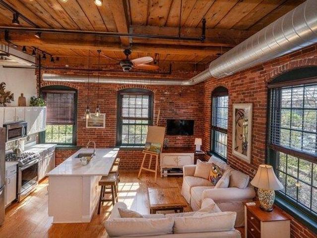 condo with 1 bedroom, Amesbury MA DS103885120