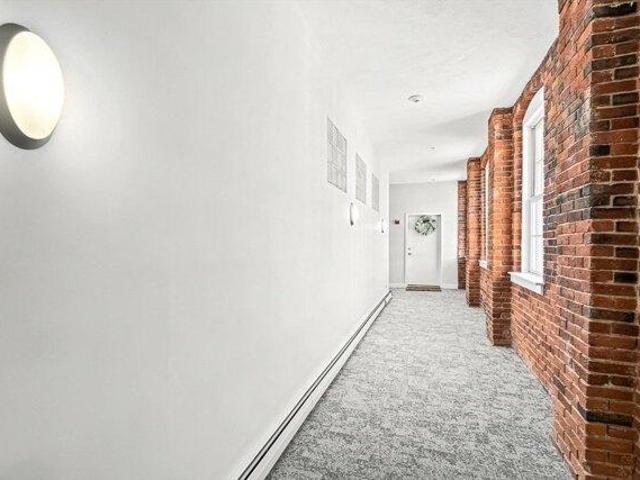 condo with 1 bedroom, Amesbury MA ES103431069