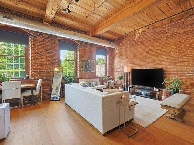 condo with 1 bedroom, Amesbury MA ES104373606