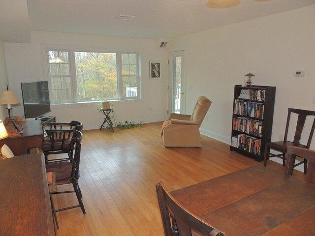 condo with 1 bedroom, Amherst MA DLS102961613