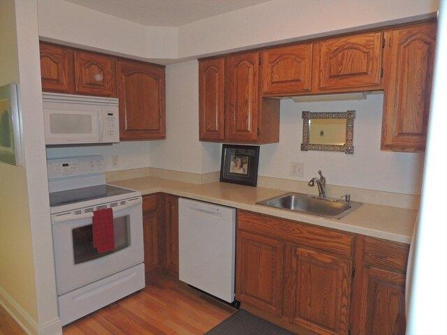 condo with 1 bedroom, Amherst MA DLS102922820