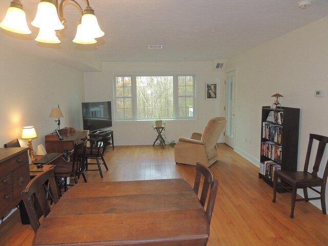 condo with 1 bedroom, Amherst MA ES104481009