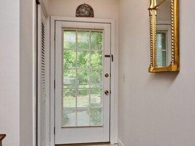 condo with 1 bedroom, Amherst MA ES103848784