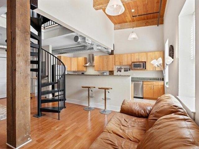 condo with 1 bedroom, Andover MA DS104299412