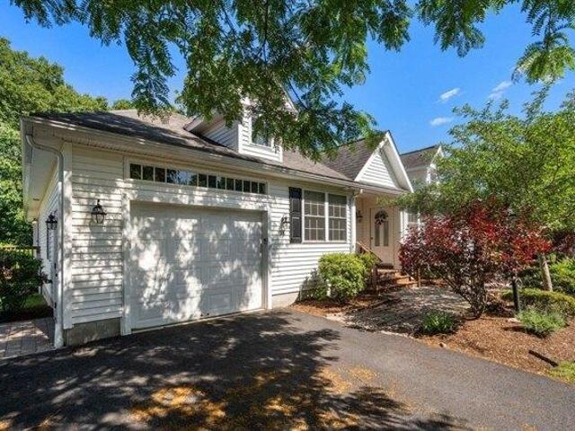 condo with 1 bedroom, Ashland MA ES105117293