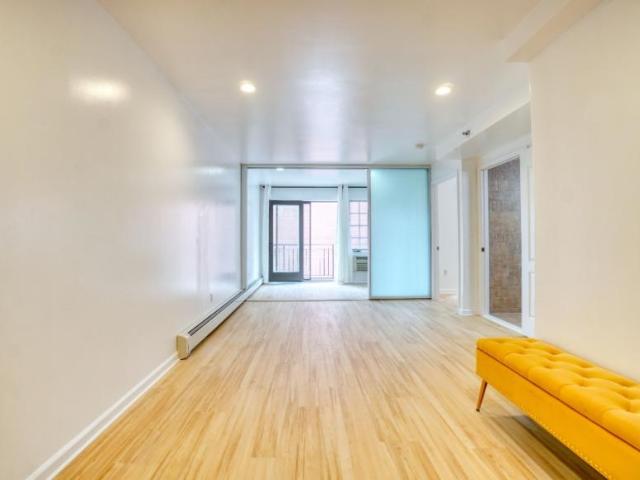 condo with 1 bedroom, Astoria NY ES105122482