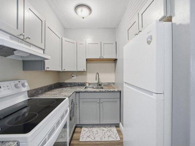 condo with 1 bedroom, Arlington MA ES105092321