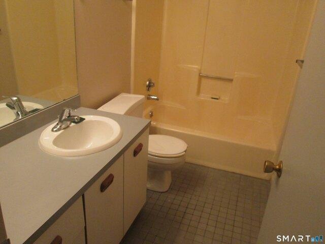 condo with 1 bedroom, Beacon Falls CT ES104811824