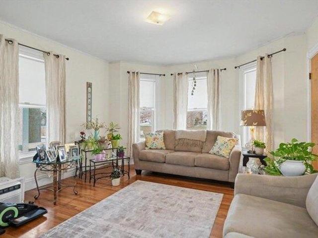 condo with 1 bedroom, Belmont MA ES104189780