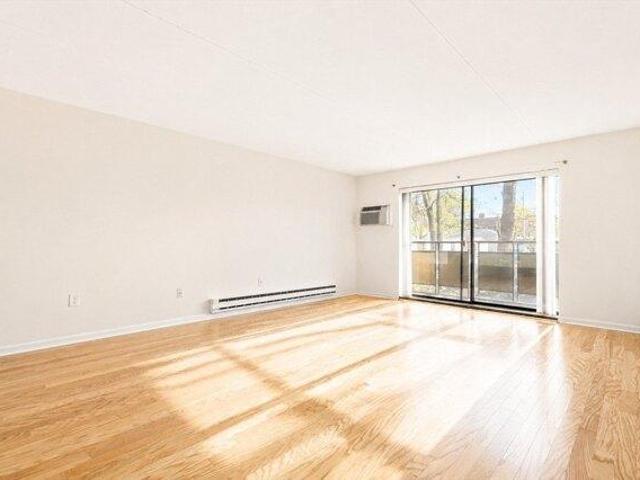 condo with 1 bedroom, Belmont MA ES103018942