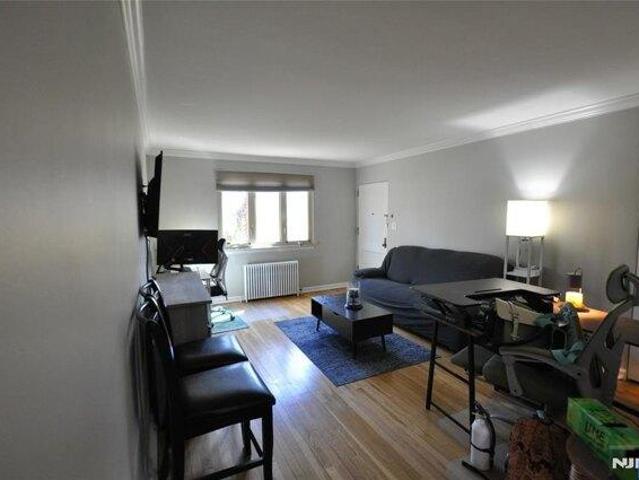 condo with 1 bedroom, Bergenfield NJ DLS102213146
