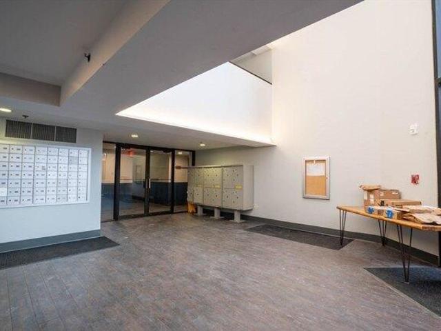 condo with 1 bedroom, Beverly MA DLS102153928