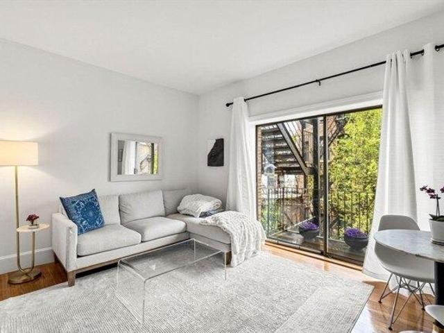 condo with 1 bedroom, Boston MA DLS102313428