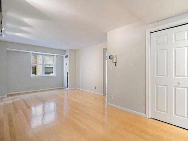 condo with 1 bedroom, Boston MA ES104114196