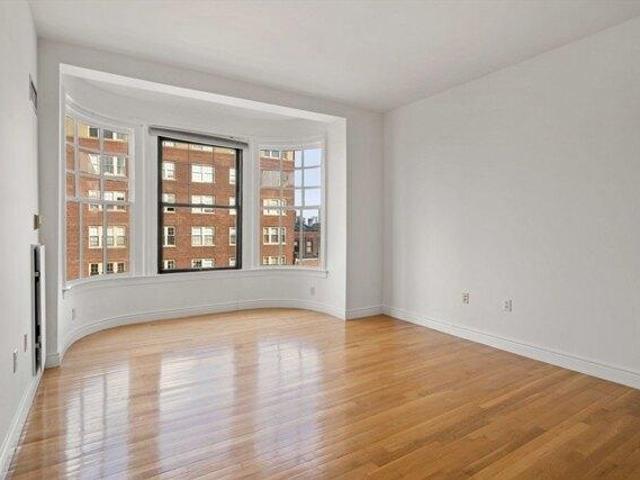 condo with 1 bedroom, Boston MA ES105114168