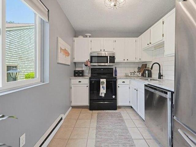 condo with 1 bedroom, Bourne MA ES104074702