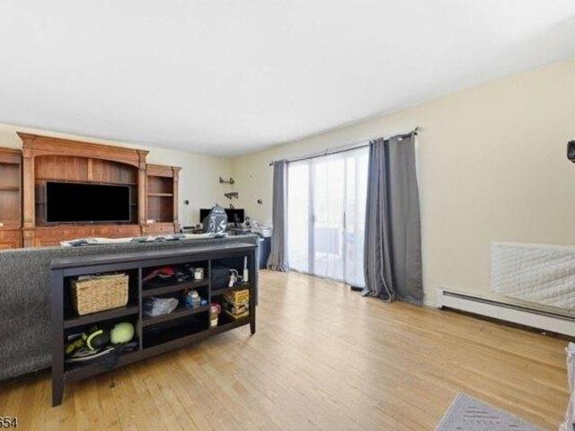 condo with 1 bedroom, Bloomfield NJ ES104870010