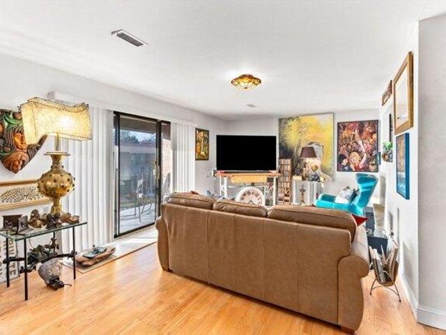 condo with 1 bedroom, Brockton MA ES104761267
