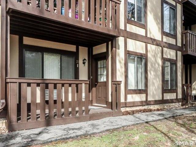 condo with 1 bedroom, Brookfield CT ES104541168