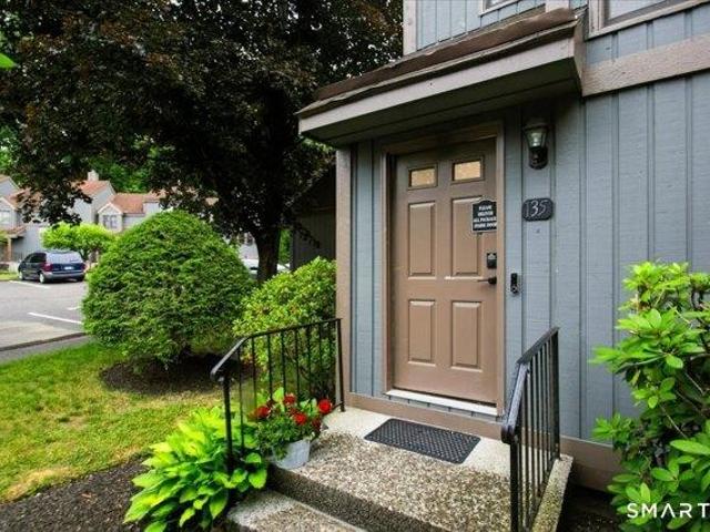 condo with 1 bedroom, Brookfield CT ES105192557