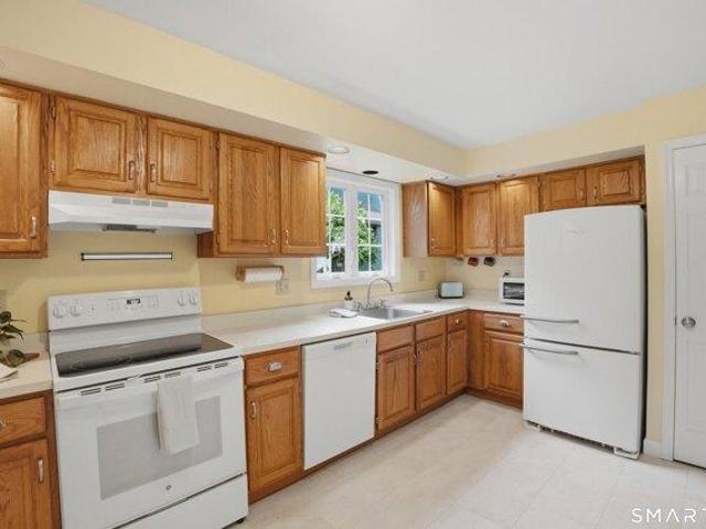condo with 1 bedroom, Brookfield CT ES103666896