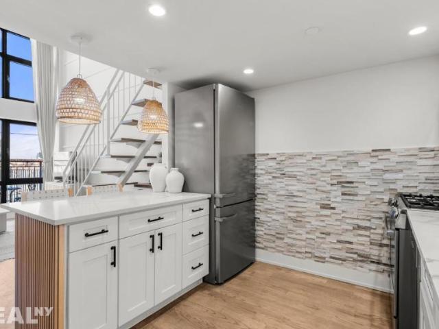condo with 1 bedroom, Brooklyn NY ES100408854