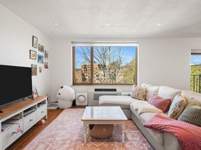 condo with 1 bedroom, Brookline MA DS101896629