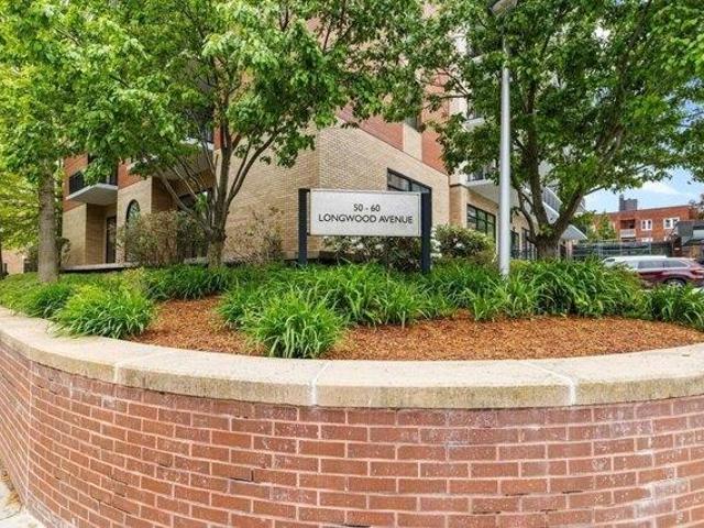 condo with 1 bedroom, Brookline MA DS102708747