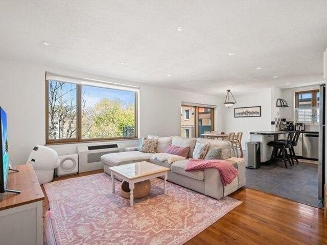 condo with 1 bedroom, Brookline MA ES102822974