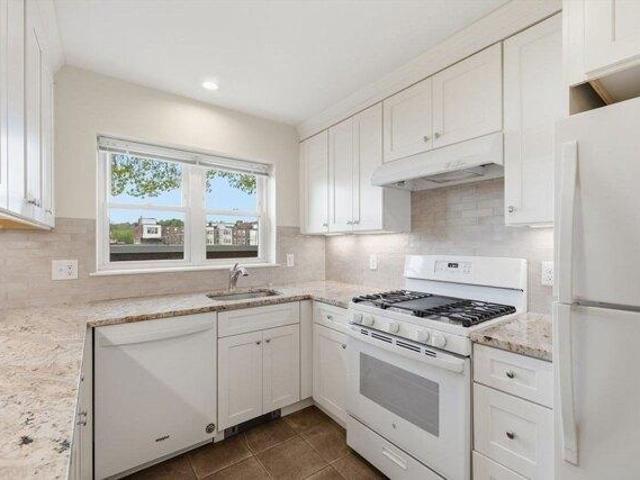 condo with 1 bedroom, Brookline MA ES103849199